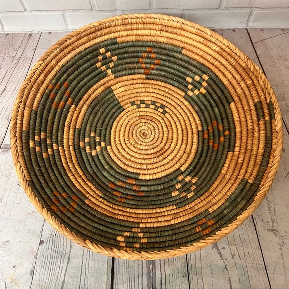 Accents | Hand Made Round Woven Basket Rajas Royal Collection 11 Spiral ...